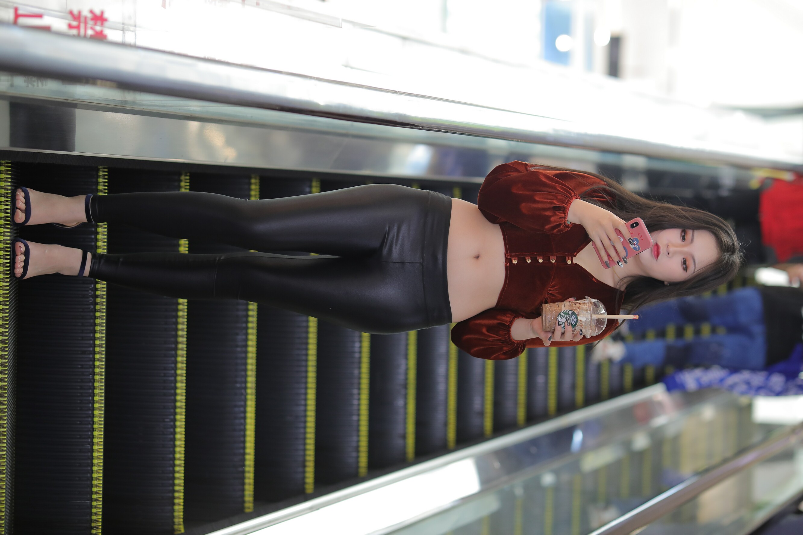 [2021-05-29] 国色美图之红衣皮裤美女（二） [87P] - 库里丝